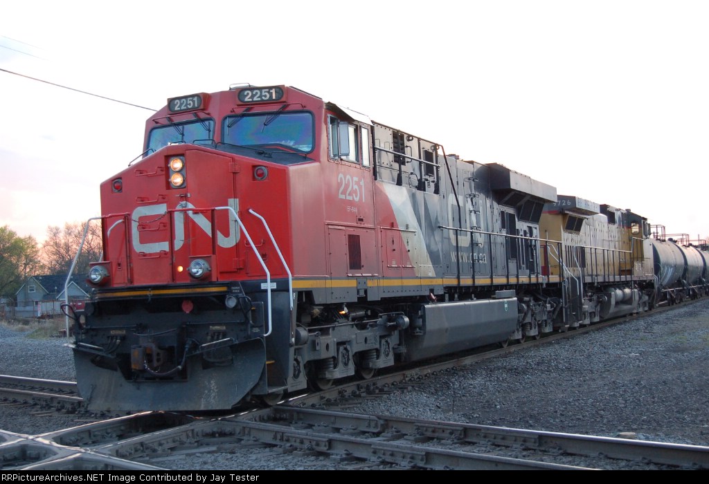 CN 2251